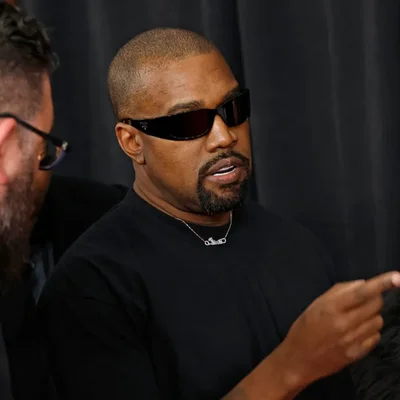 Bianca Censori enciende redes con fotos de poca ropa