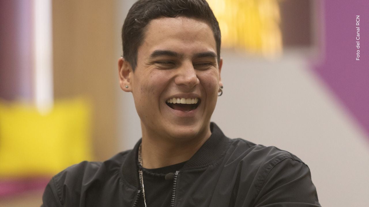 Miguel Bueno celebra primer logro con su canción ‘Solcito’