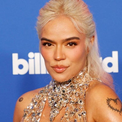 Karol G cautivó con fotos bajo el sol tras Los 50 más bellos