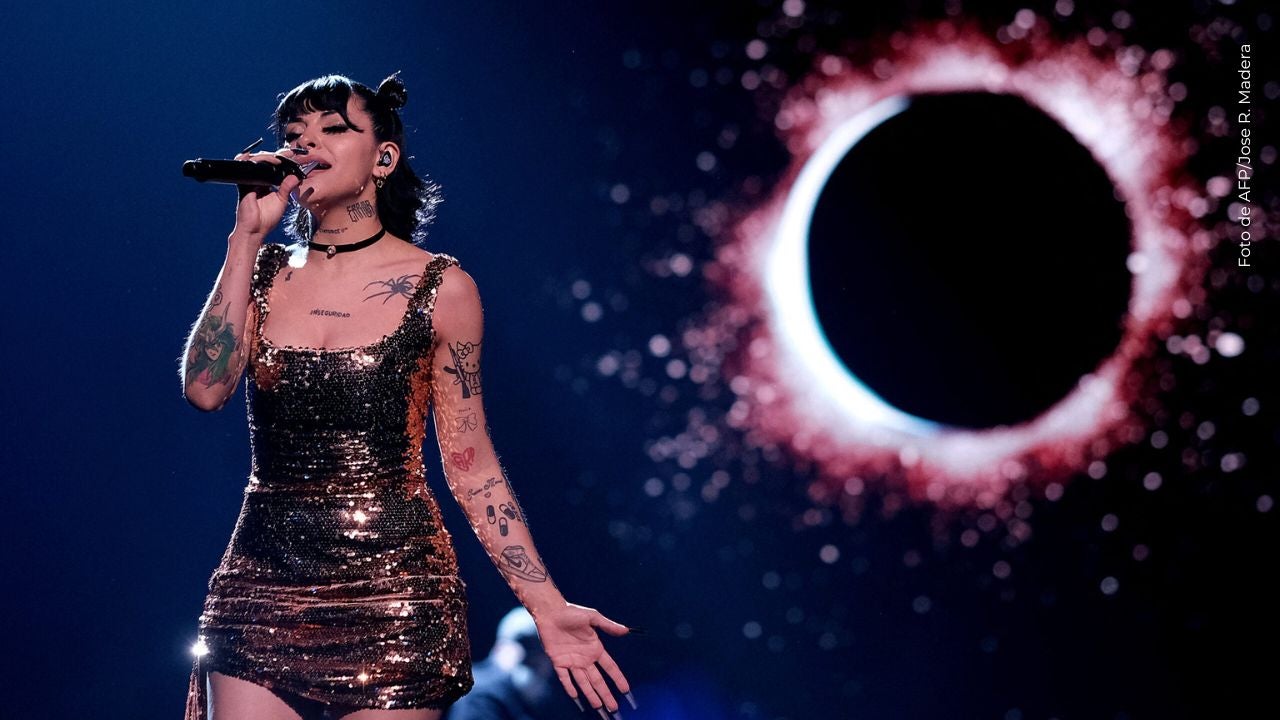 Cazzu rompió en llanto al cantar 'Inti' en el inicio de su gira ‘Latinaje en vivo’