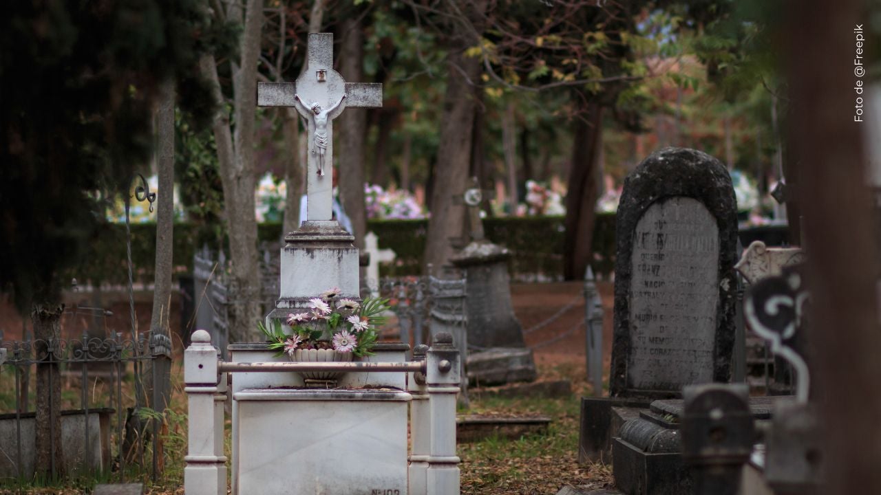 Difunden imágenes recientes de la tumba de Baby Demoni y su emotiva leyenda