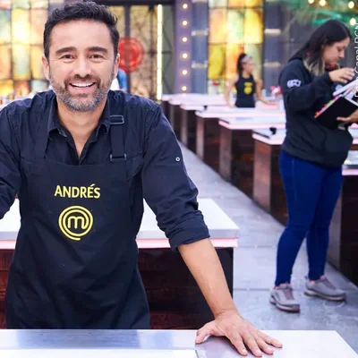 Andrés Toro comparte románticas fotos con su esposa