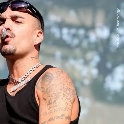 Ella es la hermosa novia colombiana de Rels B