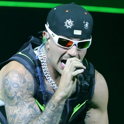 Exnovia de Feid se casa con reconocido cantante