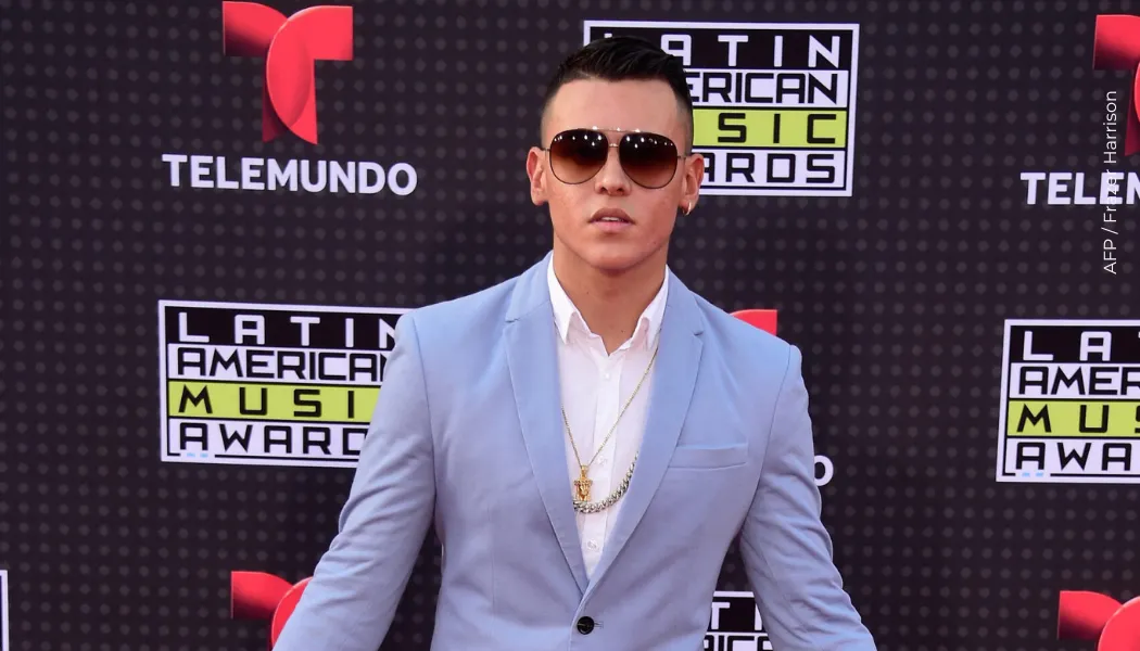 Kevin Roldán presume a su hijo Mathias en redes