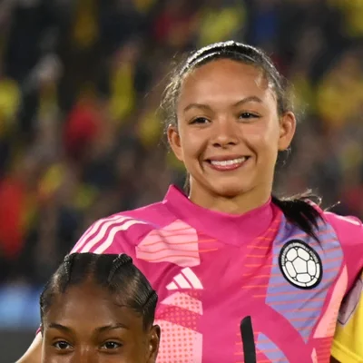 Luisa Agudelo, arquera de Colombia, cautivó en la playa