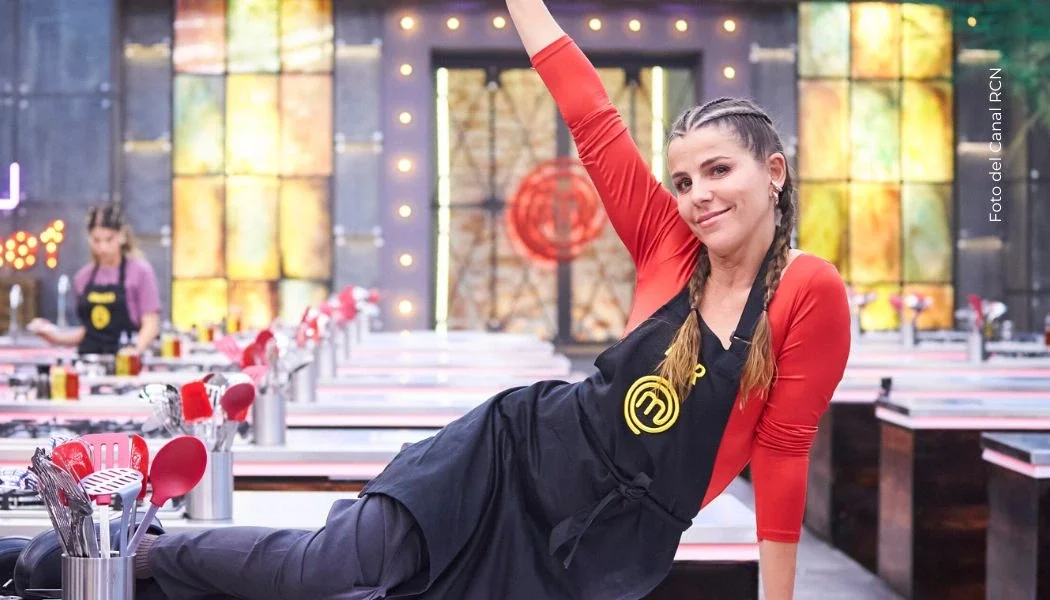 María Yepes junto a influencer La casa de los famosos