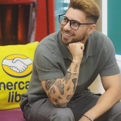 Video: Miguel Melfi sorprende cantando en concierto