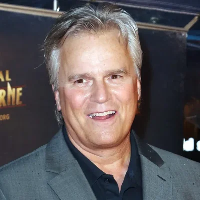 Así luce el recordado actor de MacGyver a sus 74 años